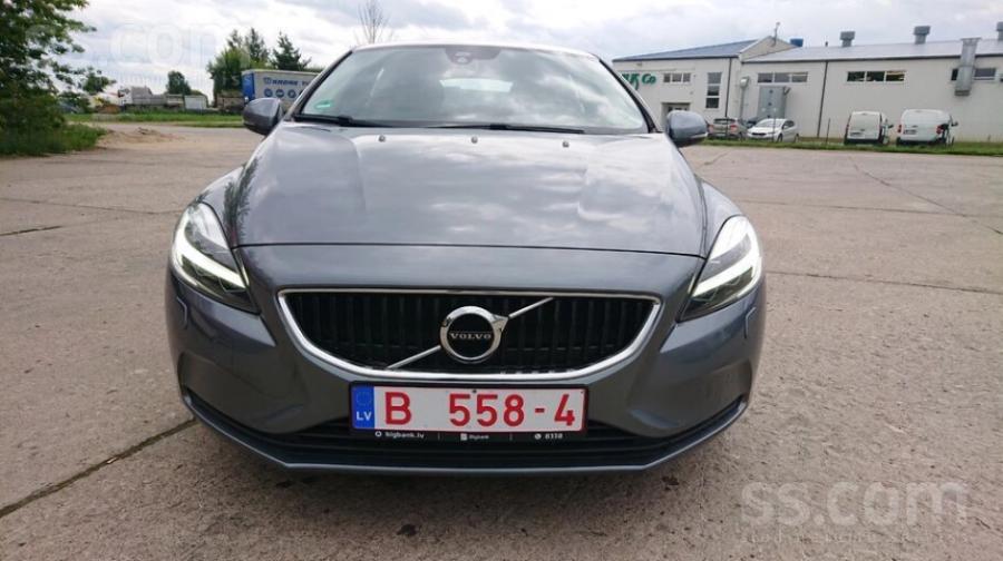 Pelēks Volvo V40 2017 Rīga, ar dzinēja tilpumu 2.00 L un nobraukumu 235 tūkst. km par 9950 €, foto 22 vietnē AUTOMOTO.COM.LV