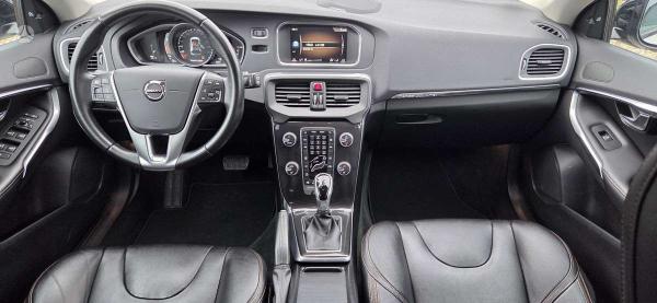 Grey Volvo V40 2017 in Vilnius, with an engine capacity of 2.00 L and mileage of 260 thousand km for 9900 €, photo 10 on AUTOMOTO.COM.LV
