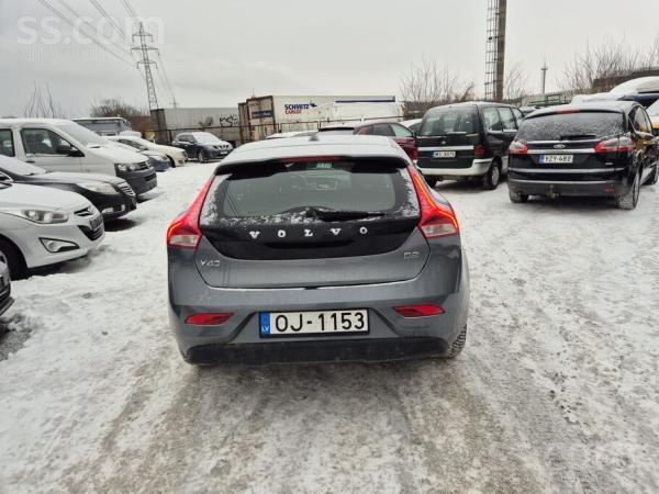 Pelēks Volvo V40 2018 Rīga, ar dzinēja tilpumu 2.00 L un nobraukumu 246 tūkst. km par 10990 €, foto 7 vietnē AUTOMOTO.COM.LV