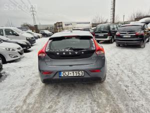 Pelēks Volvo V40 2018 Rīga, ar dzinēja tilpumu 2.00 L un nobraukumu 246 tūkst. km par 10990 €, foto 7 vietnē AUTOMOTO.COM.LV