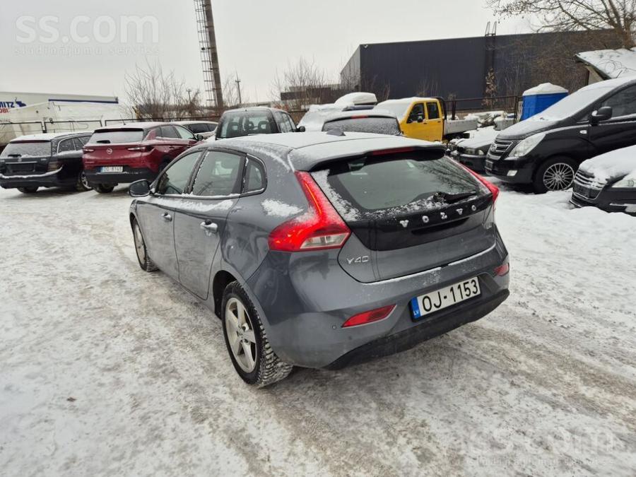 Pelēks Volvo V40 2018 Rīga, ar dzinēja tilpumu 2.00 L un nobraukumu 246 tūkst. km par 10990 €, foto 8 vietnē AUTOMOTO.COM.LV