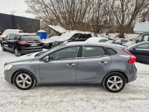 Pelēks Volvo V40 2018 Rīga, ar dzinēja tilpumu 2.00 L un nobraukumu 246 tūkst. km par 10990 €, foto 9 vietnē AUTOMOTO.COM.LV