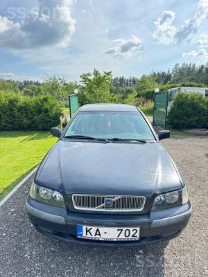 Volvo V40 2001 Valka, ar dzinēja tilpumu 1.90 L un nobraukumu 334 tūkst. km par 800 €, foto 2 vietnē AUTOMOTO.COM.LV