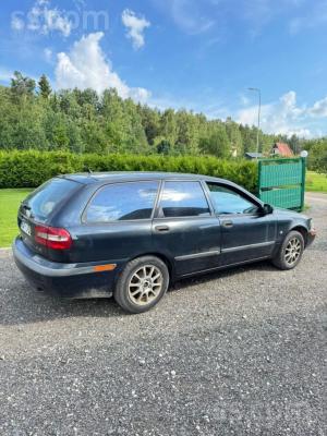 Volvo V40 2001 Valka, ar dzinēja tilpumu 1.90 L un nobraukumu 334 tūkst. km par 800 €, foto 7 vietnē AUTOMOTO.COM.LV