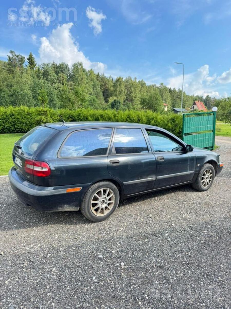 Volvo V40 2001 Valka, ar dzinēja tilpumu 1.90 L un nobraukumu 334 tūkst. km par 800 €, foto 7 vietnē AUTOMOTO.COM.LV