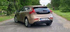 Volvo V40 2012 Jelgava, ar dzinēja tilpumu 2.00 L un nobraukumu 265 tūkst. km par 8700 €, foto 3 vietnē AUTOMOTO.COM.LV