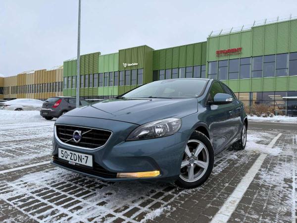 Volvo V40 2012 in Vilnius, with an engine capacity of 1.56 L and mileage of 281 thousand km for 5250 €, photo 1 on AUTOMOTO.COM.LV