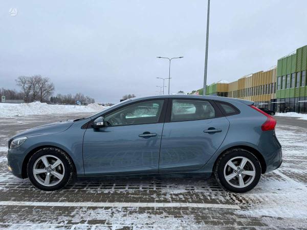Volvo V40 2012 in Vilnius, with an engine capacity of 1.56 L and mileage of 281 thousand km for 5250 €, photo 4 on AUTOMOTO.COM.LV