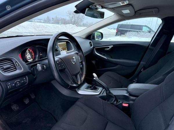Volvo V40 2012 in Vilnius, with an engine capacity of 1.56 L and mileage of 281 thousand km for 5250 €, photo 9 on AUTOMOTO.COM.LV