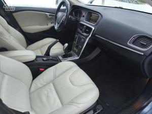 Volvo V40 2012 in Vilnius, with an engine capacity of 1.60 L and mileage of 282 thousand km for 5000 €, photo 8 on AUTOMOTO.COM.LV
