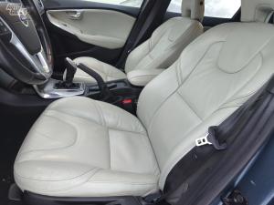 Volvo V40 2012 in Vilnius, with an engine capacity of 1.60 L and mileage of 282 thousand km for 5000 €, photo 10 on AUTOMOTO.COM.LV