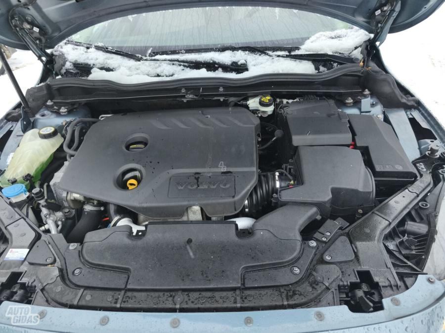 Volvo V40 2012 in Vilnius, with an engine capacity of 1.60 L and mileage of 282 thousand km for 5000 €, photo 13 on AUTOMOTO.COM.LV