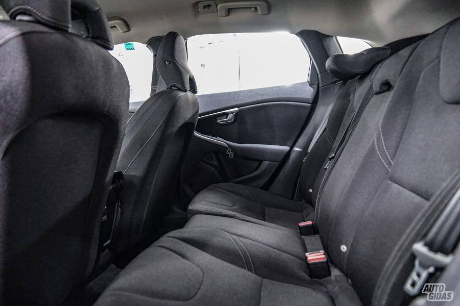 Volvo V40 2012 in Kaunas, with an engine capacity of 1.60 L and mileage of 269 thousand km for 5990 €, photo 10 on AUTOMOTO.COM.LV