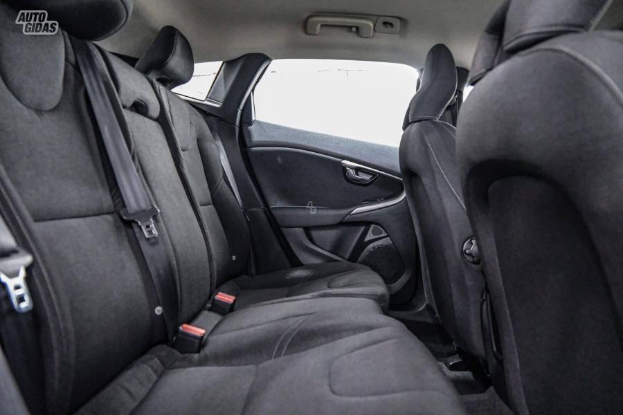 Volvo V40 2012 in Kaunas, with an engine capacity of 1.60 L and mileage of 269 thousand km for 5990 €, photo 11 on AUTOMOTO.COM.LV