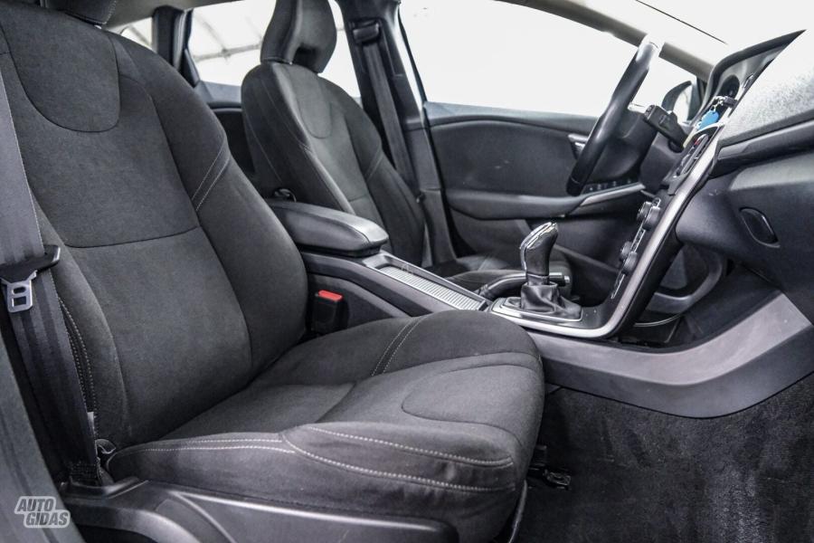 Volvo V40 2012 in Kaunas, with an engine capacity of 1.60 L and mileage of 269 thousand km for 5990 €, photo 13 on AUTOMOTO.COM.LV