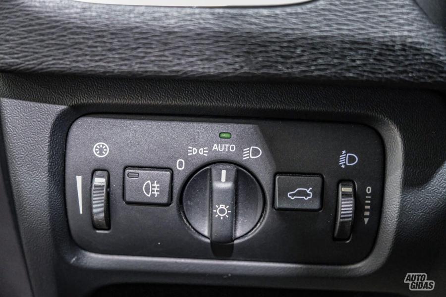 Volvo V40 2012 in Kaunas, with an engine capacity of 1.60 L and mileage of 269 thousand km for 5990 €, photo 14 on AUTOMOTO.COM.LV