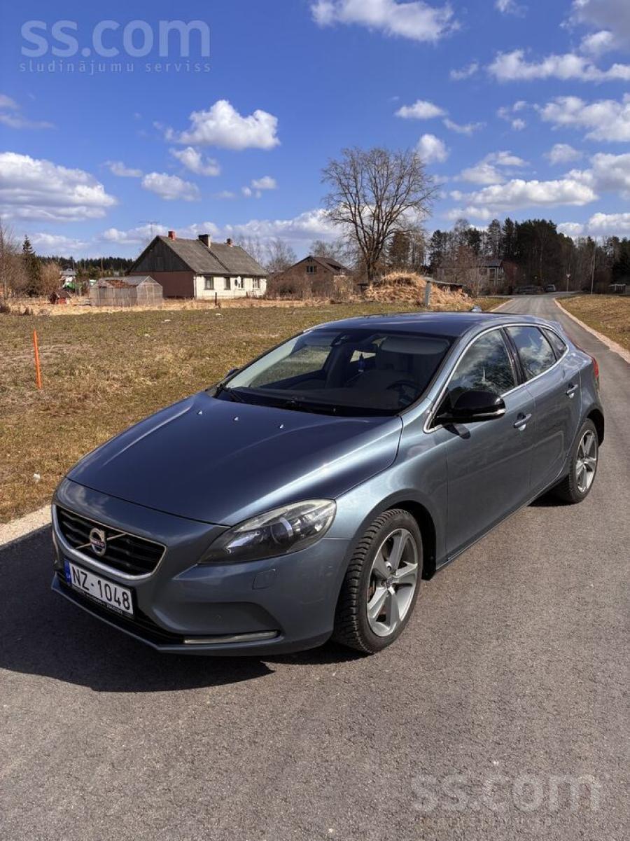 Volvo V40 2012 in Jelgava, with an engine capacity of 2.00 L and mileage of 283 thousand km for 6300 €, photo 3 on AUTOMOTO.COM.LV