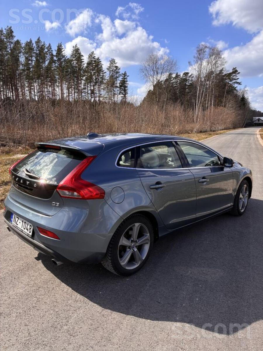 Volvo V40 2012 in Jelgava, with an engine capacity of 2.00 L and mileage of 283 thousand km for 6300 €, photo 4 on AUTOMOTO.COM.LV