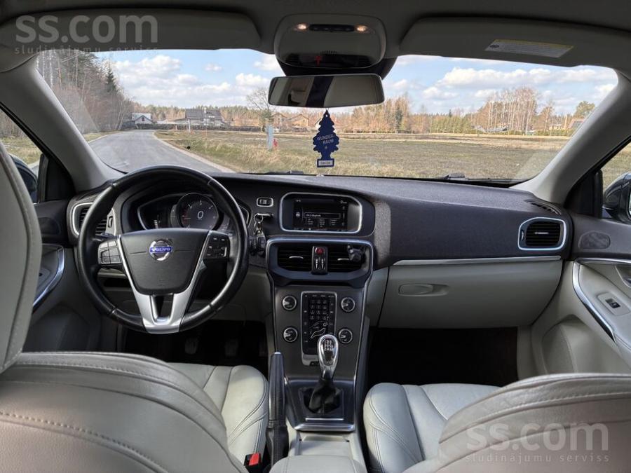 Volvo V40 2012 in Jelgava, with an engine capacity of 2.00 L and mileage of 283 thousand km for 6300 €, photo 10 on AUTOMOTO.COM.LV