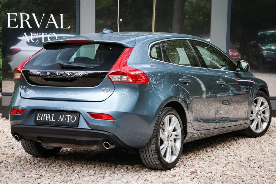 Volvo V40 2012 Jelgava, ar dzinēja tilpumu 2.00 L un nobraukumu 268 tūkst. km par 7000 €, foto 5 vietnē AUTOMOTO.COM.LV