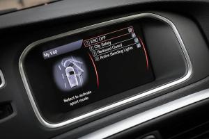 Volvo V40 2012 Jelgava, ar dzinēja tilpumu 2.00 L un nobraukumu 268 tūkst. km par 7000 €, foto 12 vietnē AUTOMOTO.COM.LV