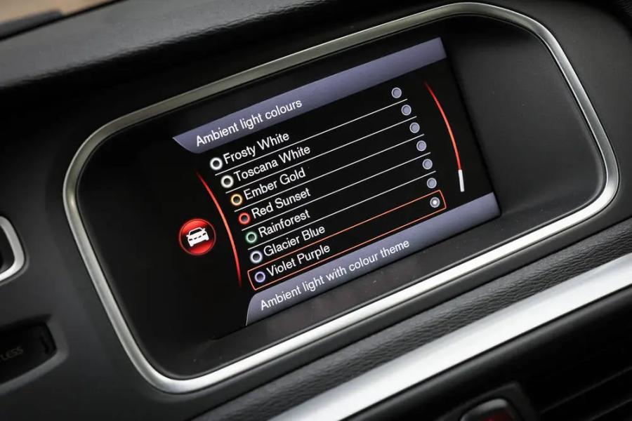 Volvo V40 2012 Jelgava, ar dzinēja tilpumu 2.00 L un nobraukumu 268 tūkst. km par 7000 €, foto 13 vietnē AUTOMOTO.COM.LV