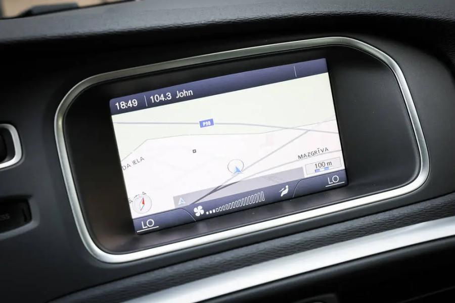 Volvo V40 2012 Jelgava, ar dzinēja tilpumu 2.00 L un nobraukumu 268 tūkst. km par 7000 €, foto 14 vietnē AUTOMOTO.COM.LV