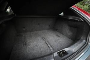 Volvo V40 2012 Jelgava, ar dzinēja tilpumu 2.00 L un nobraukumu 268 tūkst. km par 7000 €, foto 16 vietnē AUTOMOTO.COM.LV