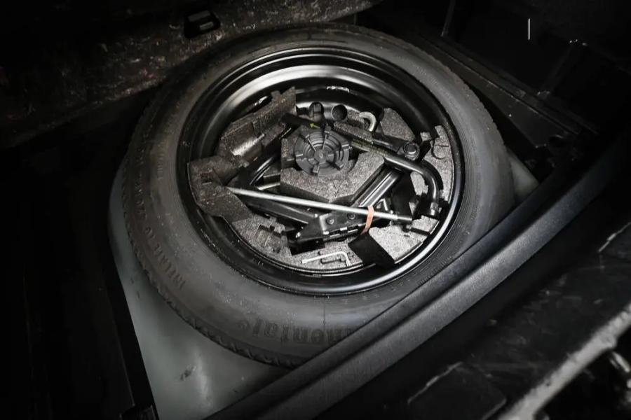 Volvo V40 2012 Jelgava, ar dzinēja tilpumu 2.00 L un nobraukumu 268 tūkst. km par 7000 €, foto 17 vietnē AUTOMOTO.COM.LV