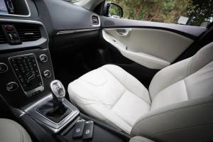 Volvo V40 2012 Jelgava, ar dzinēja tilpumu 2.00 L un nobraukumu 268 tūkst. km par 7000 €, foto 22 vietnē AUTOMOTO.COM.LV