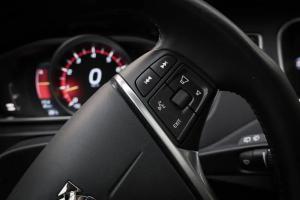 Volvo V40 2012 Jelgava, ar dzinēja tilpumu 2.00 L un nobraukumu 268 tūkst. km par 7000 €, foto 26 vietnē AUTOMOTO.COM.LV