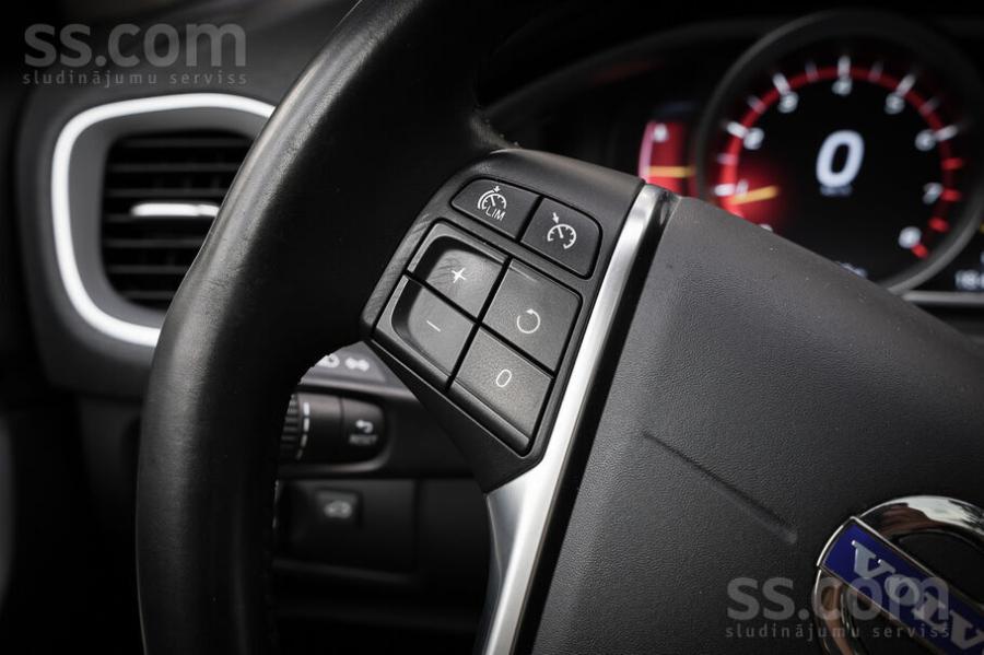 Volvo V40 2012 Jelgava, ar dzinēja tilpumu 1.60 L un nobraukumu 268 tūkst. km par 7000 €, foto 19 vietnē AUTOMOTO.COM.LV