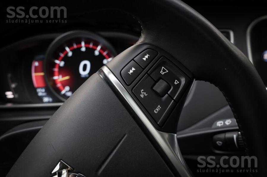 Volvo V40 2012 Jelgava, ar dzinēja tilpumu 1.60 L un nobraukumu 268 tūkst. km par 7000 €, foto 20 vietnē AUTOMOTO.COM.LV
