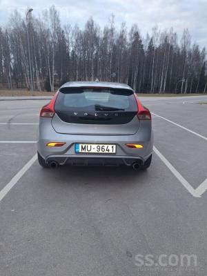 Volvo V40 2013 in Aluksne, with an engine capacity of 1.60 L and mileage of 291 thousand km for 5200 €, photo 4 on AUTOMOTO.COM.LV