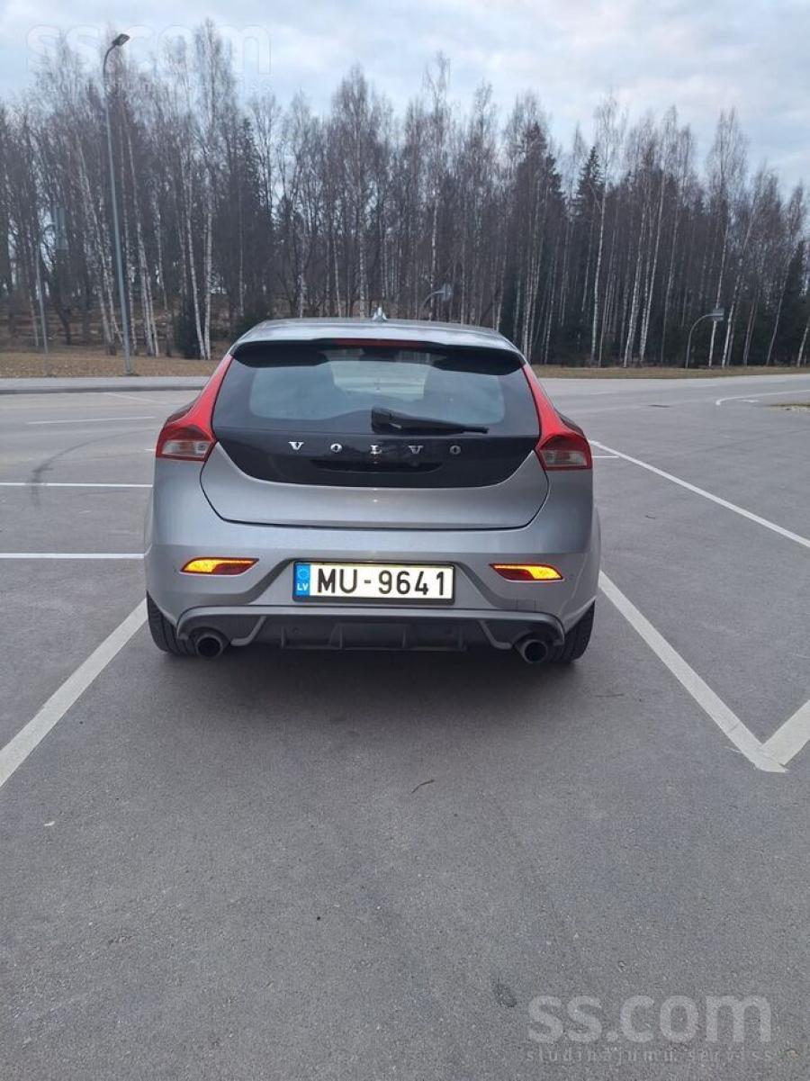 Volvo V40 2013 in Aluksne, with an engine capacity of 1.60 L and mileage of 291 thousand km for 5200 €, photo 4 on AUTOMOTO.COM.LV