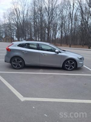 Volvo V40 2013 in Aluksne, with an engine capacity of 1.60 L and mileage of 291 thousand km for 5200 €, photo 10 on AUTOMOTO.COM.LV