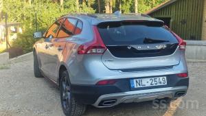 Volvo V40 2013 in Cesis, with an engine capacity of 1.60 L and mileage of 255 thousand km for 5900 €, photo 1 on AUTOMOTO.COM.LV