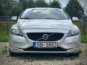 Volvo V40 2013 in Jelgava, with an engine capacity of 1.60 L and mileage of 0 thousand km for 7690 €, photo 2 on AUTOMOTO.COM.LV