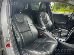 Volvo V40 2013 in Jelgava, with an engine capacity of 1.60 L and mileage of 0 thousand km for 7690 €, photo 10 on AUTOMOTO.COM.LV