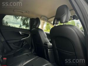 Volvo V40 2013 in Jelgava, with an engine capacity of 1.60 L and mileage of 0 thousand km for 7690 €, photo 13 on AUTOMOTO.COM.LV