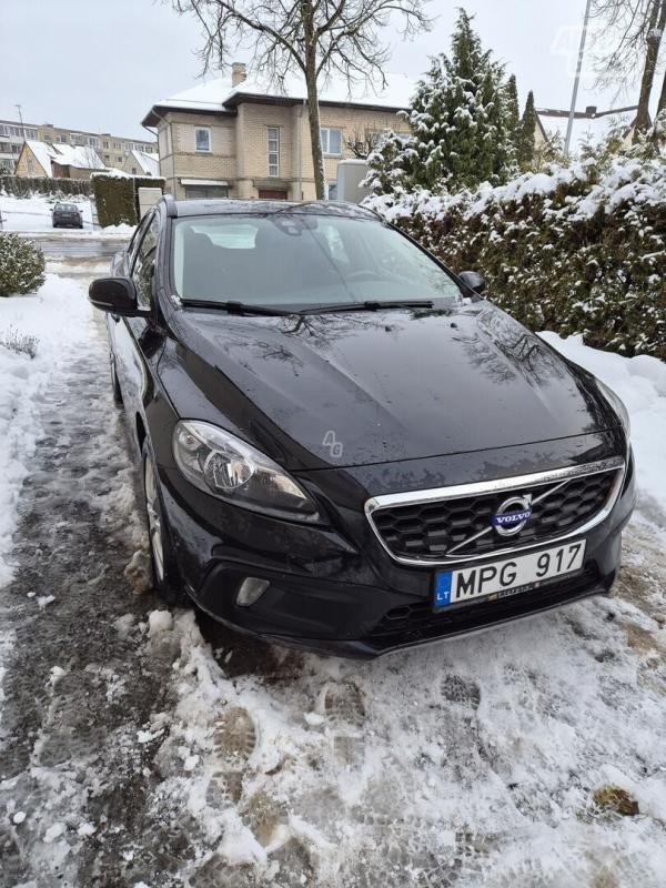 Volvo V40 2013 in Utena, with an engine capacity of 1.60 L and mileage of 234 thousand km for 6200 €, photo 1 on AUTOMOTO.COM.LV