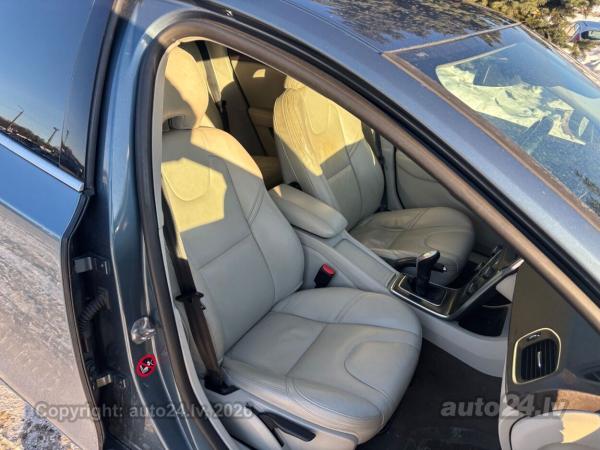 Volvo V40 2013 Tartu, ar dzinēja tilpumu 1.60 L un nobraukumu 357 tūkst. km par 4995 €, foto 11 vietnē AUTOMOTO.COM.LV