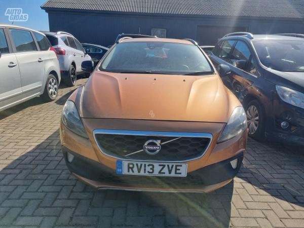 Volvo V40 2013 in Taurage, with an engine capacity of 2.00 L and mileage of 200 thousand km for 3000 €, photo 1 on AUTOMOTO.COM.LV