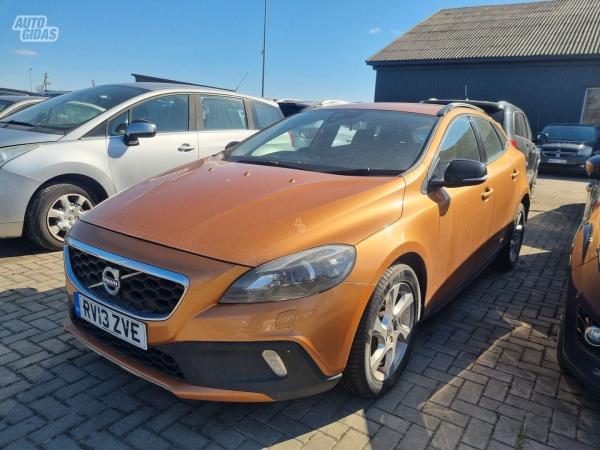 Volvo V40 2013 in Taurage, with an engine capacity of 2.00 L and mileage of 200 thousand km for 3000 €, photo 3 on AUTOMOTO.COM.LV