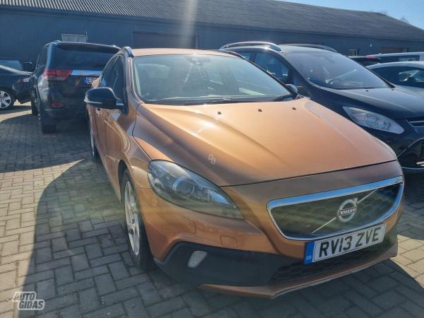 Volvo V40 2013 in Taurage, with an engine capacity of 2.00 L and mileage of 200 thousand km for 3000 €, photo 4 on AUTOMOTO.COM.LV