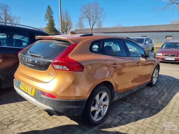 Volvo V40 2013 Tauragė, ar dzinēja tilpumu 2.00 L un nobraukumu 200 tūkst. km par 3000 €, foto 7 vietnē AUTOMOTO.COM.LV
