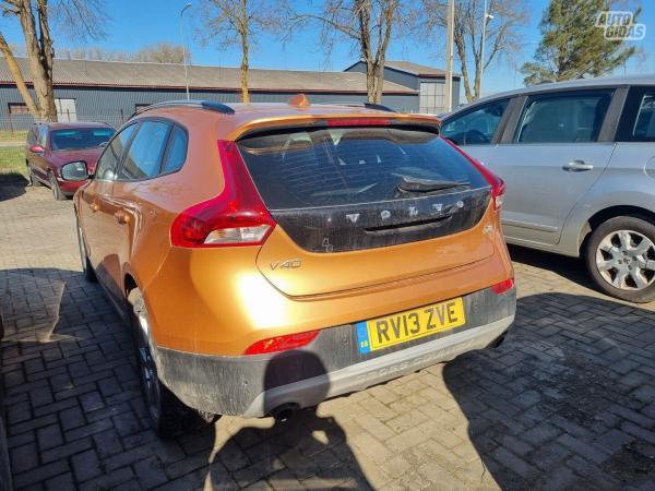 Volvo V40 2013 Tauragė, ar dzinēja tilpumu 2.00 L un nobraukumu 200 tūkst. km par 3000 €, foto 8 vietnē AUTOMOTO.COM.LV