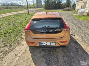 Volvo V40 2013 Viļņa, ar dzinēja tilpumu 1.60 L un nobraukumu 290 tūkst. km par 7000 €, foto 12 vietnē AUTOMOTO.COM.LV