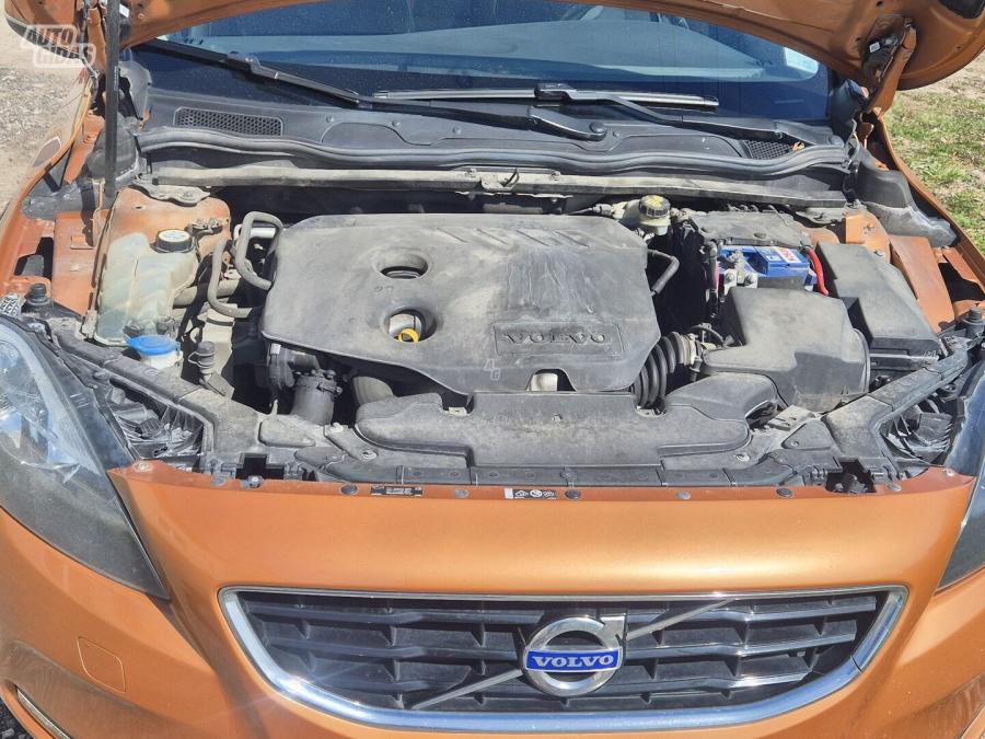 Volvo V40 2013 Viļņa, ar dzinēja tilpumu 1.60 L un nobraukumu 290 tūkst. km par 7000 €, foto 14 vietnē AUTOMOTO.COM.LV