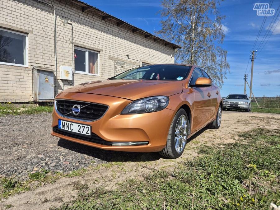 Volvo V40 2013 Viļņa, ar dzinēja tilpumu 1.60 L un nobraukumu 290 tūkst. km par 7000 €, foto 3 vietnē AUTOMOTO.COM.LV